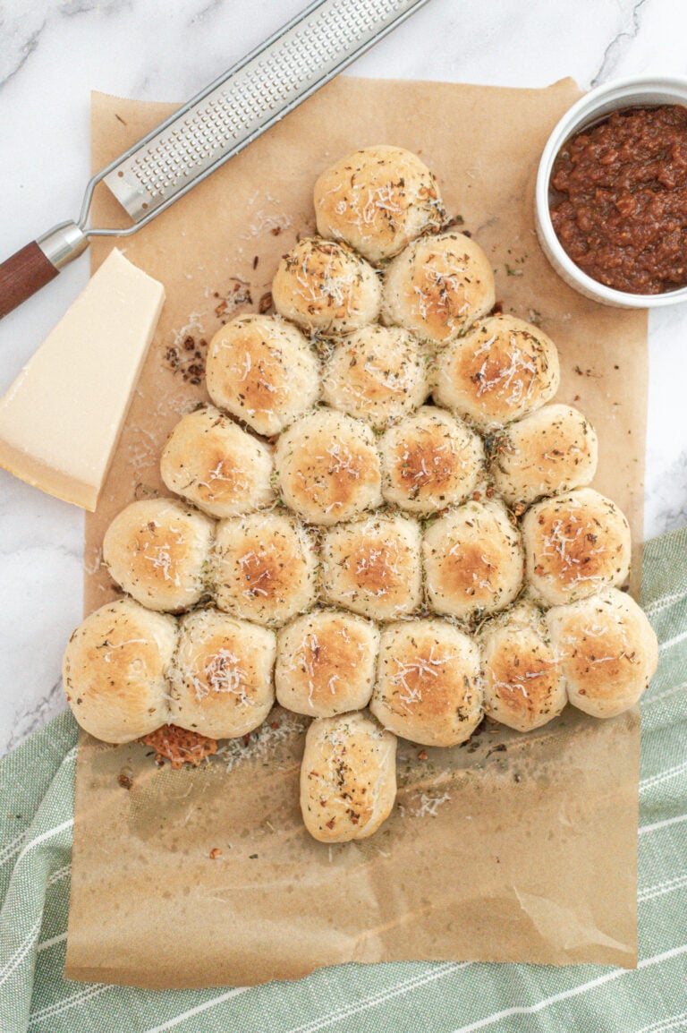 Cheesy Garlic Pull-Apart Christmas Tree Bread - The Rooted Farmhouse ...